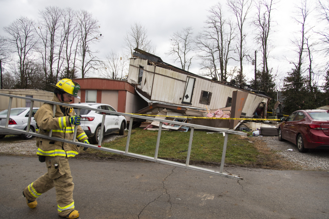 Storm in Stamping Ground overturns two mobile homes | Lexington Herald ...