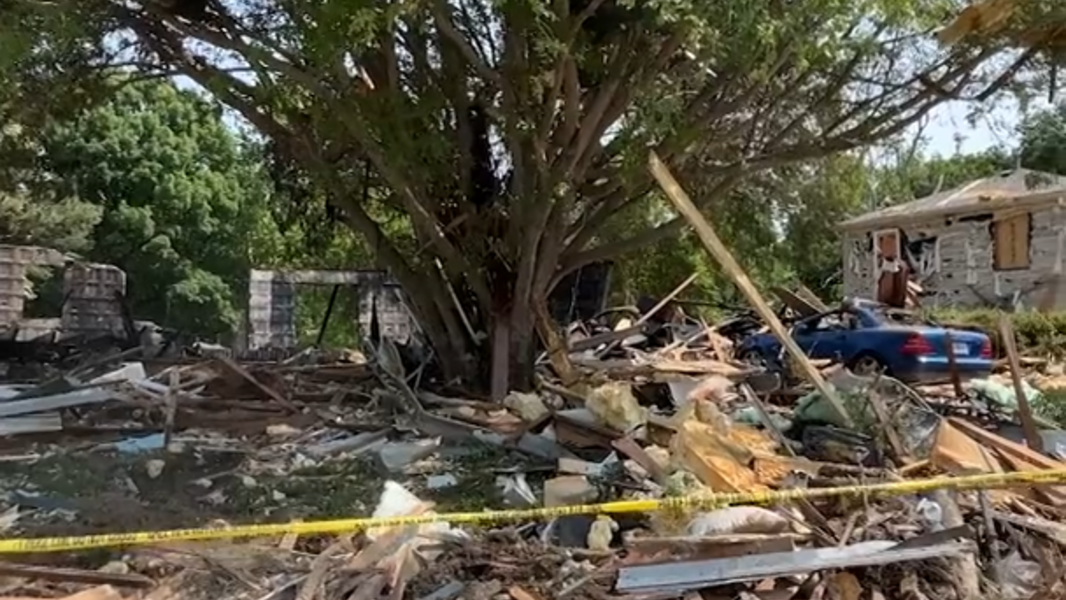 Damage and debris remain after Gladstone home explosion | Kansas City Star