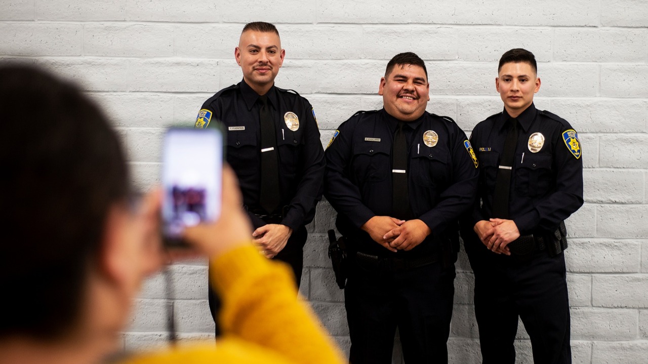 Video: Nine Gustine police officers sworn-in during ceremony | Merced ...