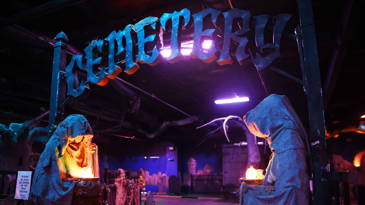 Spooky themed Ghost Golf opens indoor miniature course | Fresno Bee