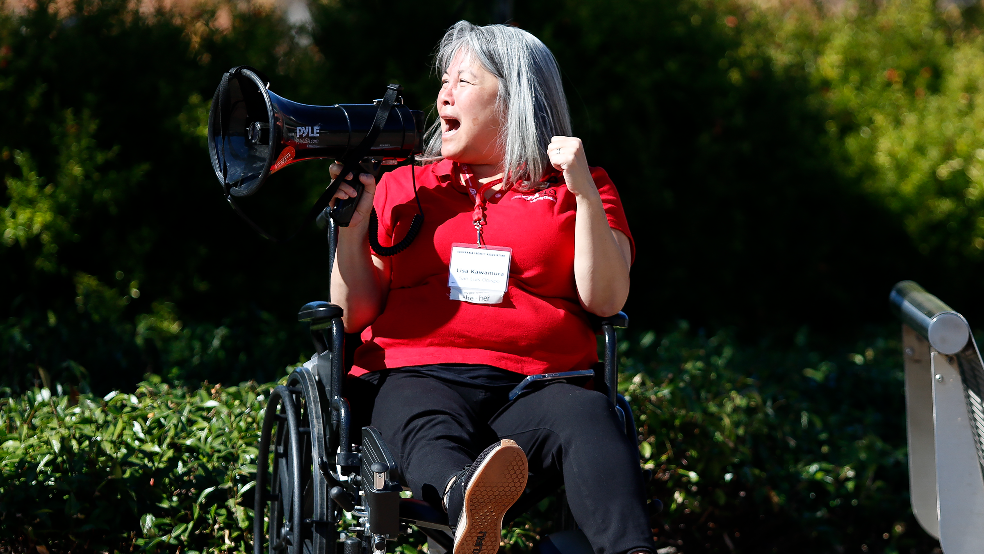Cal Poly faculty pickets Baker Forum at the PAC | San Luis Obispo Tribune