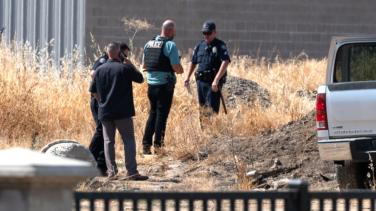 Update: Ceres police investigating a death near Walmart | Modesto Bee