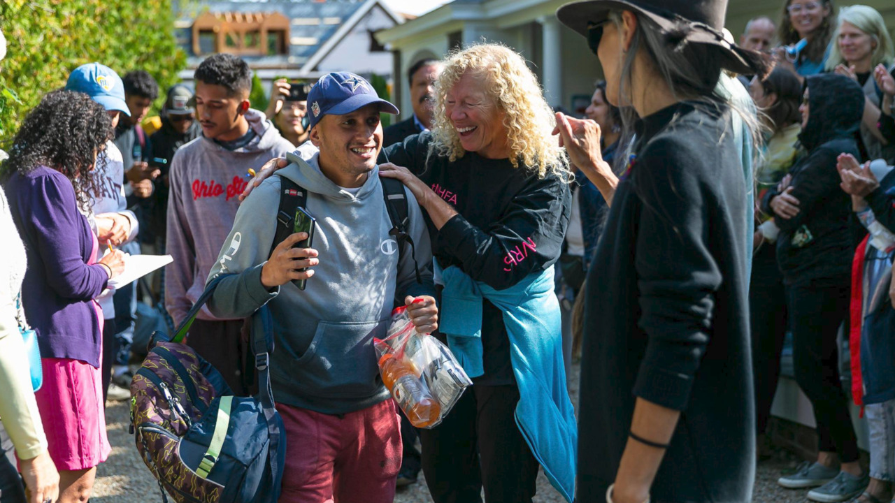 Migrants leave Martha’s Vineyard for military base in Cape Cod | Miami ...