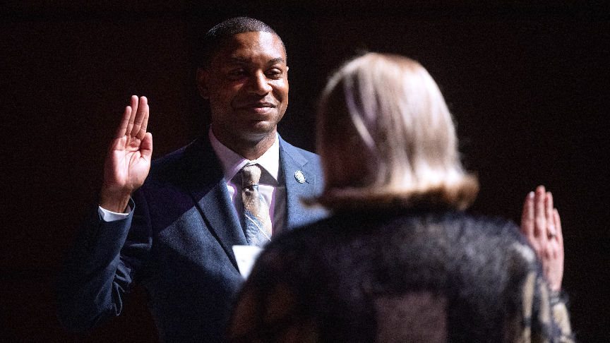 Dontae Payne sworn-in as Olympia's first Black mayor (Video) | Tacoma ...
