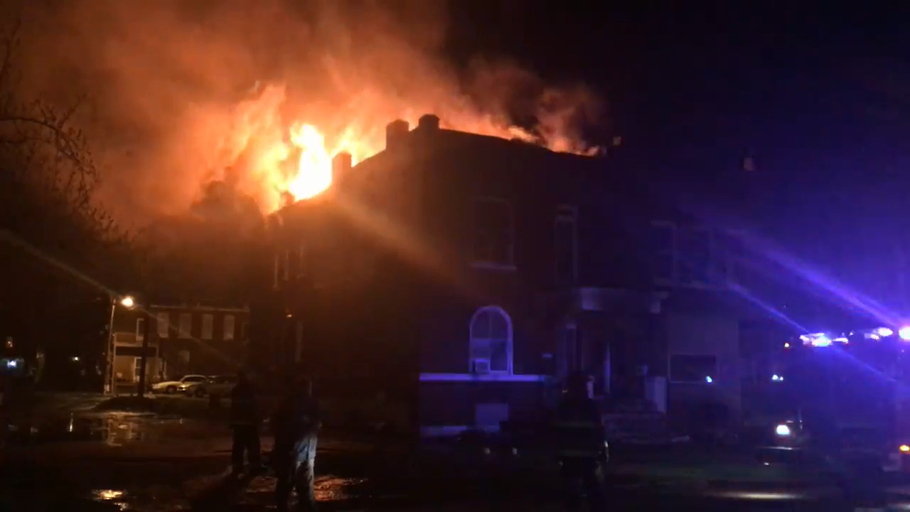 Firefighters fight large structure fire in East St Louis IL ...