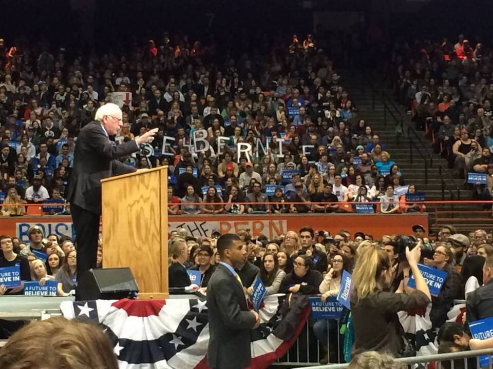 Bernie Sanders enters Boise's Taco Bell Arena to speak at rally | Idaho ...