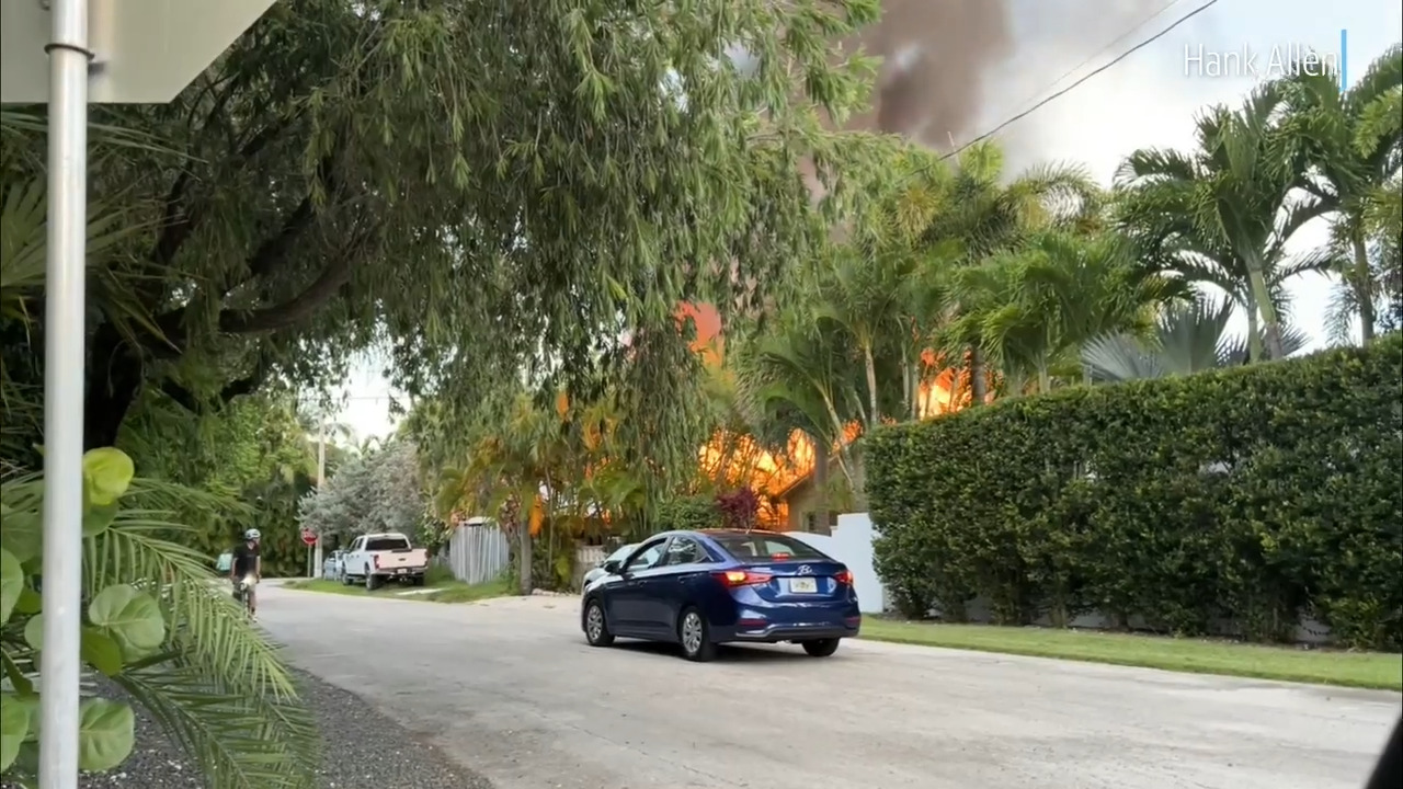 Key West firefighters tackle huge house fire | Miami Herald