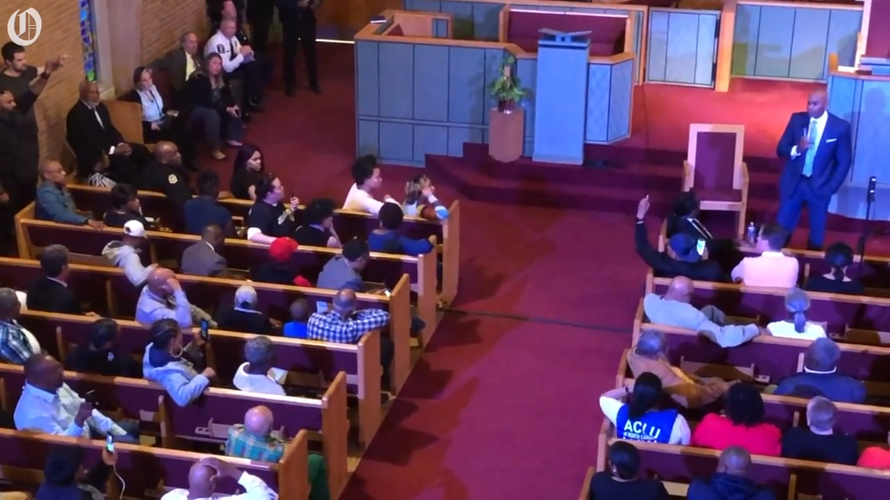 CMPD Chief Putney meets citizens and then protesters arrive | Charlotte ...