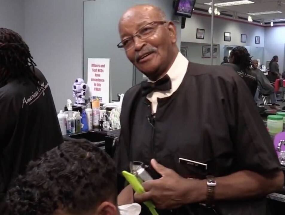 Parris Island 'legend': Stewart Johnson a barber at Depot since 1956 ...