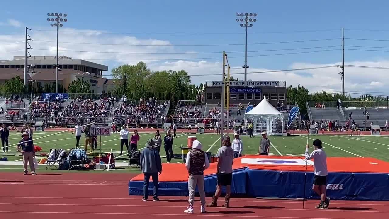 Centennial's Eva Lowder breaks Idaho girls state pole vault record ...