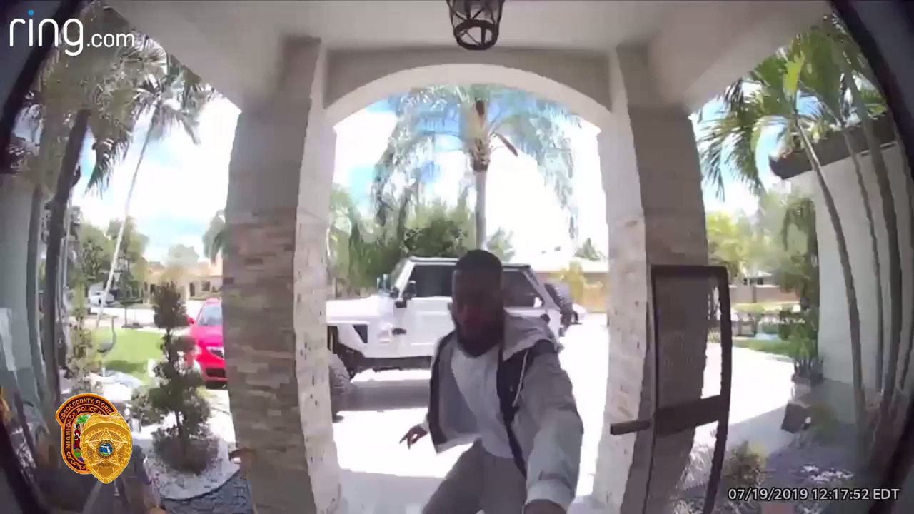 Ring doorbell camera shows man who stole credit card: Cops | Miami Herald
