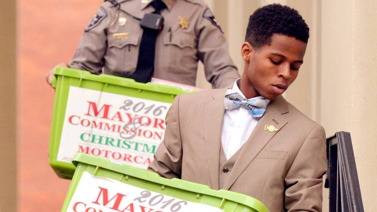 Mayors' Motorcade sends Christmas gifts towards Milledgeville | Macon ...