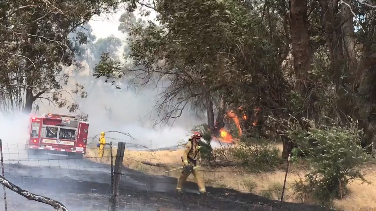 Antelope fire at 5 to 10 acres, pushed by strong winds | Sacramento Bee