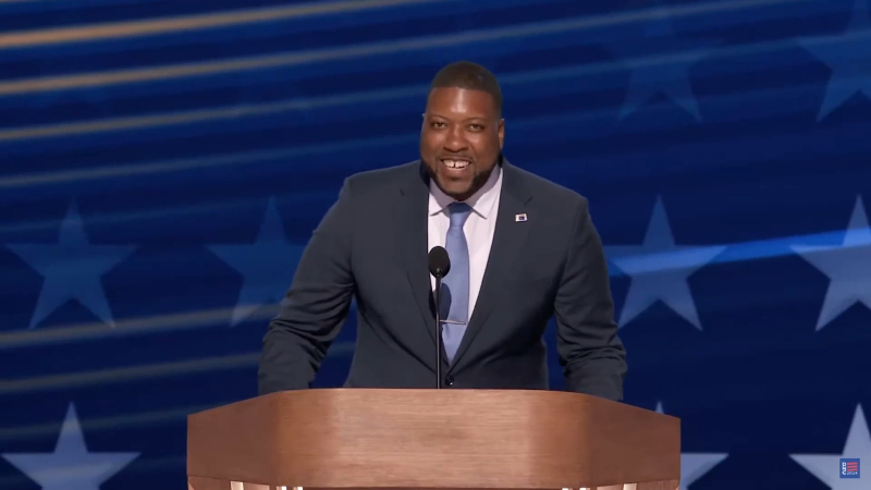 Mayor Leonardo Williams addresses the crowd at the DNC (Video ...