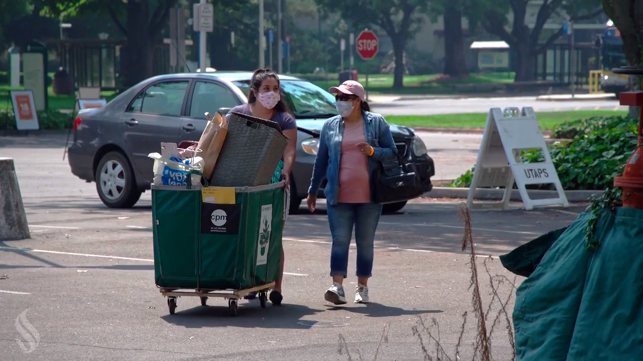 Sac State students move into residence halls (Video) | Sacramento Bee