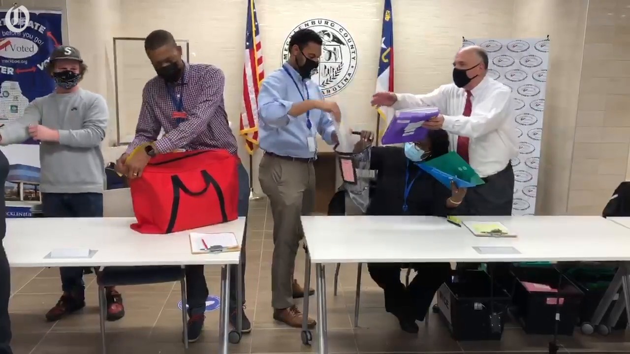 Mecklenburg BOE organize flash drives from precincts | Charlotte Observer