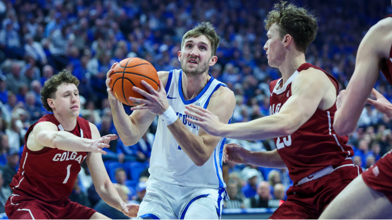 Kentucky basketball Andrew Carr on double-double | Lexington Herald Leader