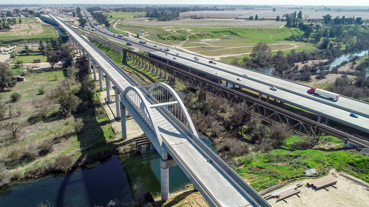 New CA high-speed rail plan shows cost rising by $1 billion | Modesto Bee