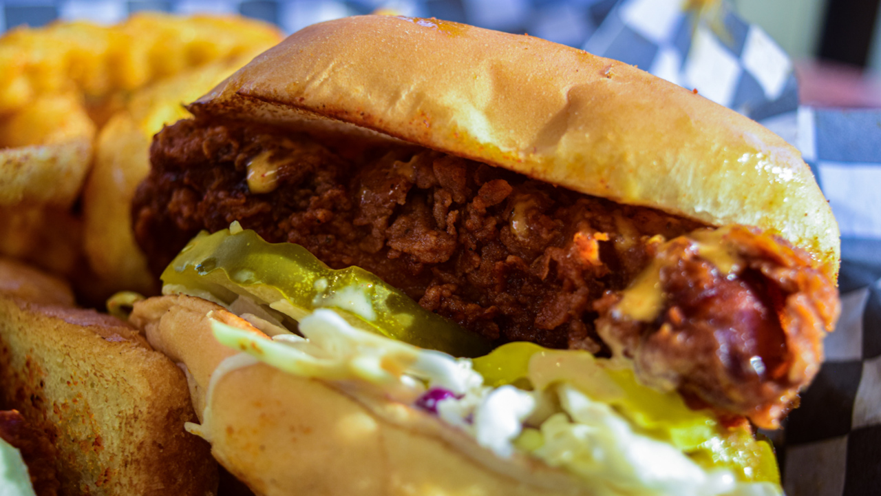 Tacoma's first hot chicken restaurant opens to sell-out crowds (Video ...