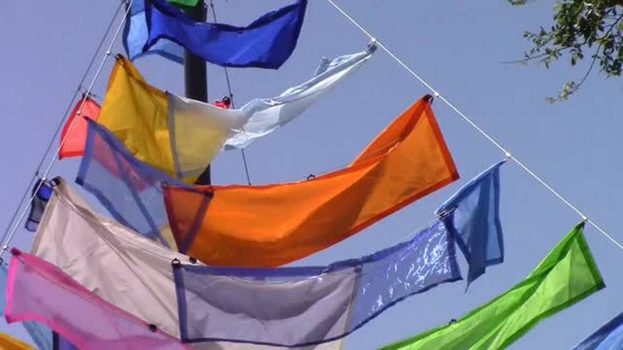 Volunteers Install Riverfest Artwork Wichita Eagle