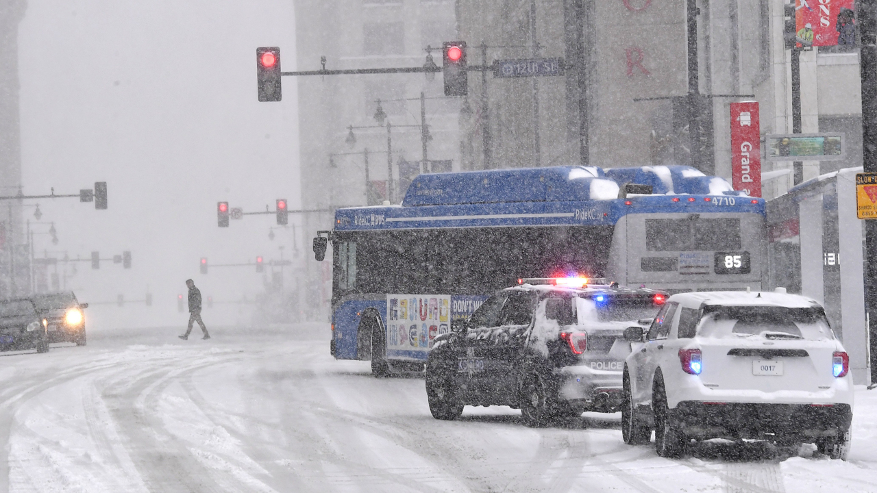 Slideshow: See photos from the strong winter storm that covered Kansas ...