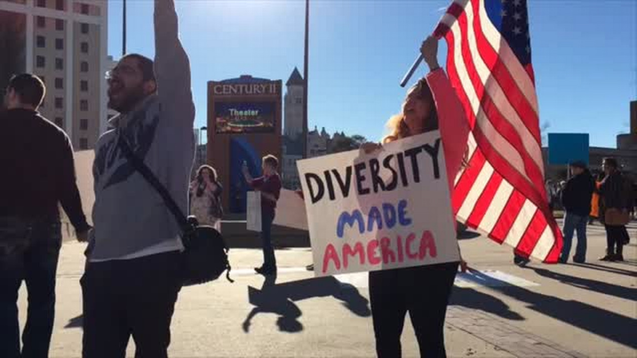 Protesters and Trump supporters clash in Kansas | Wichita Eagle