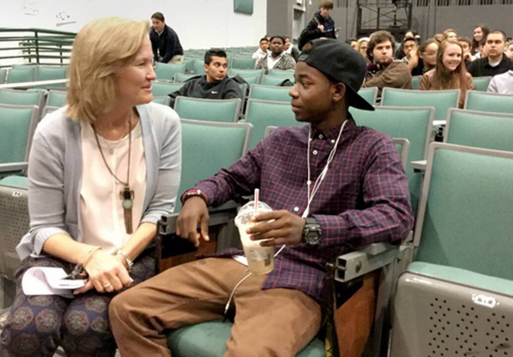 Video: Bluffton Mayor Lisa Sulka praises 'Idol' contestant Lee Jean ...