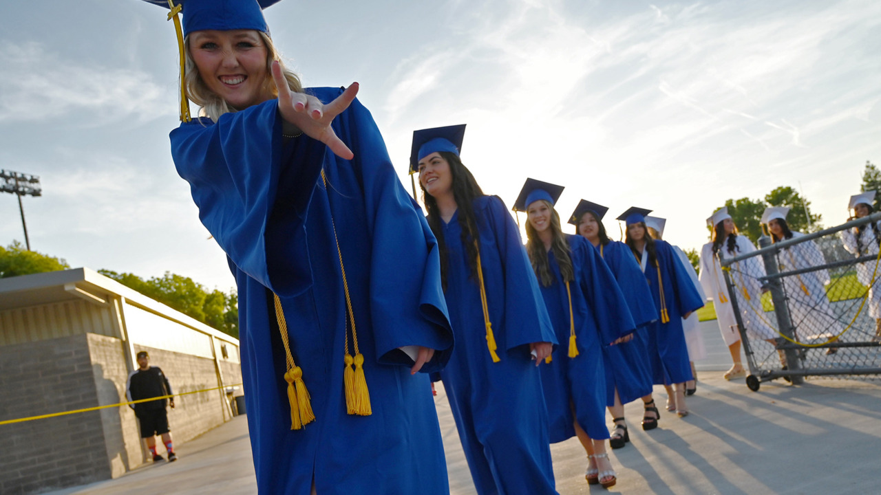 Fresno, Clovis graduation, commencement ceremonies 2022 | Fresno Bee