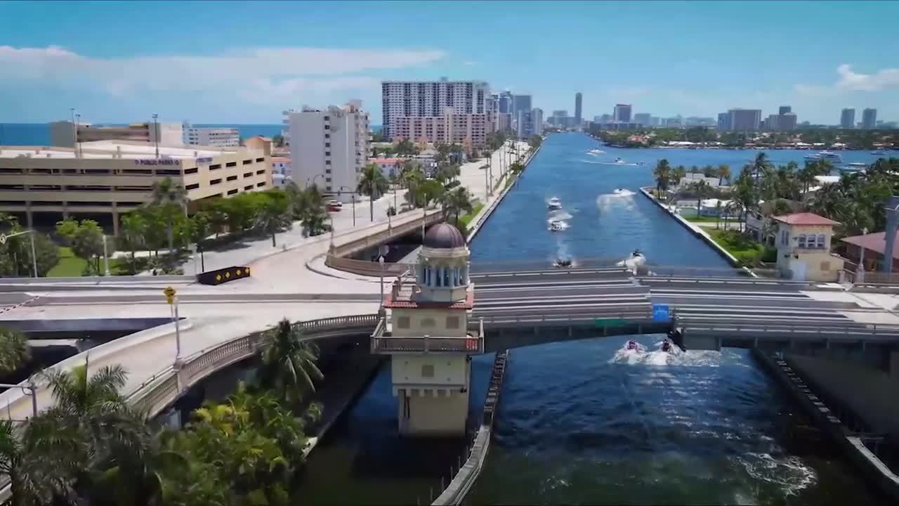 Video shows people crossing a drawbridge in motion in Miami | Miami Herald