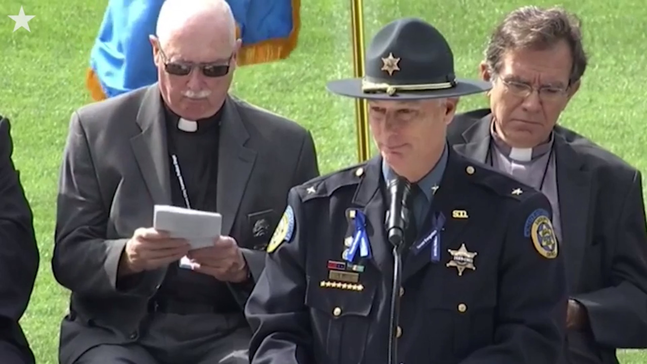 Sheriff Don Ash tells family members their loved ones died as heroes in ...