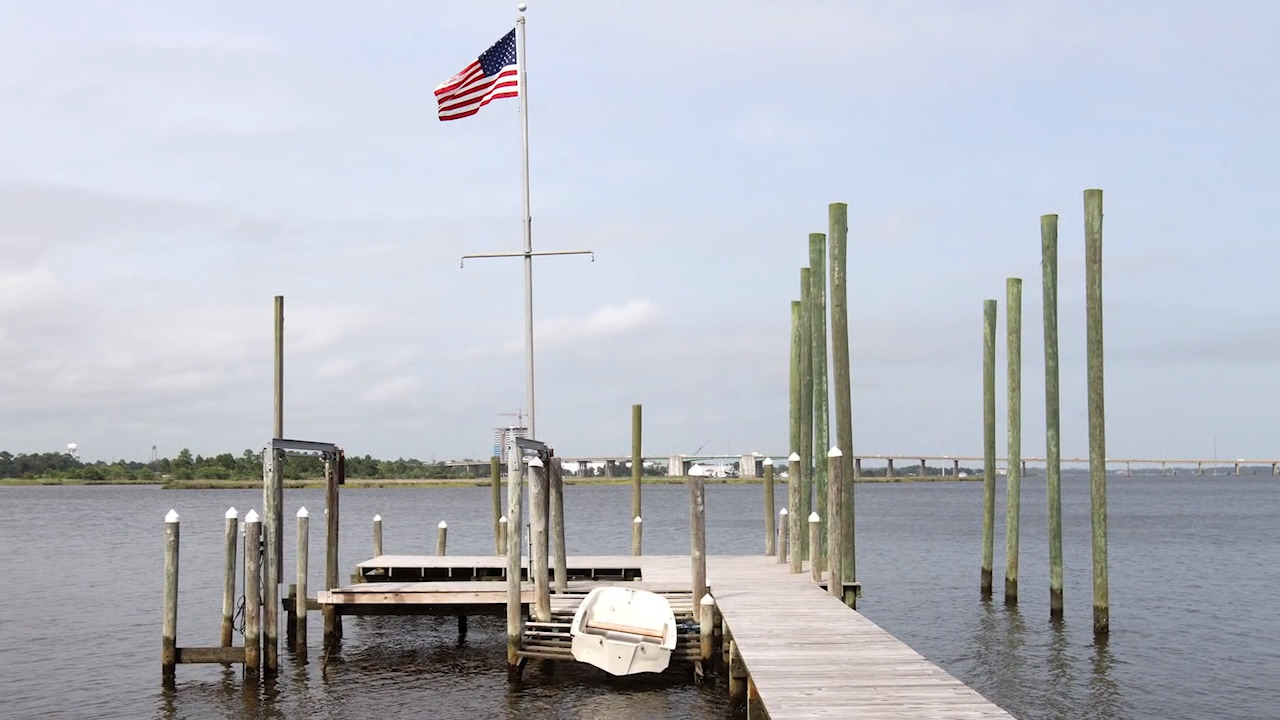 Caroline Dunaway recites 'I'm Just a Little Dinghy' (Video) | Biloxi ...