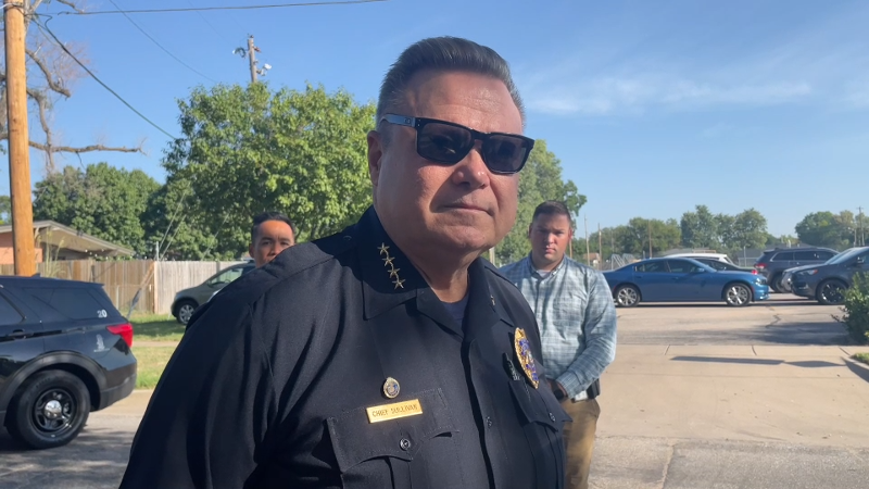 Wichita police chase injures officer, ends in crash | Wichita Eagle