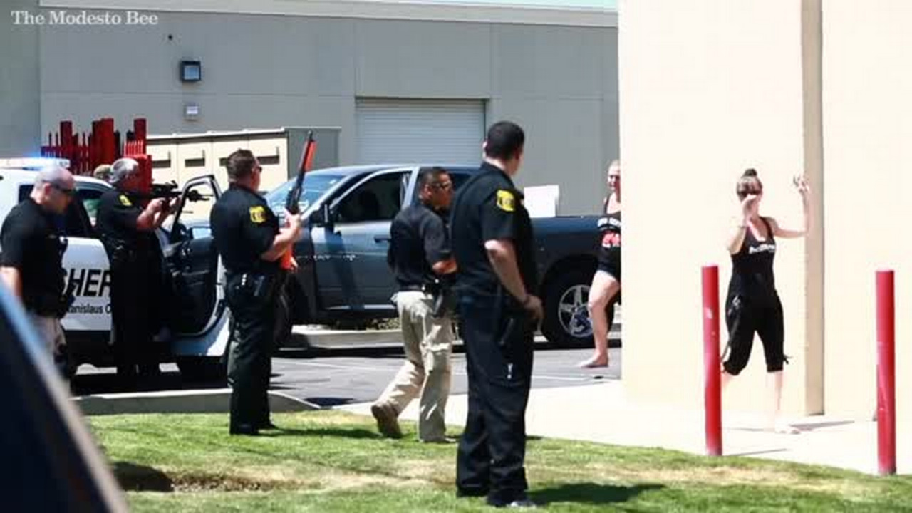 Reported biker gang brawl draws heavy law enforcement response (Video ...