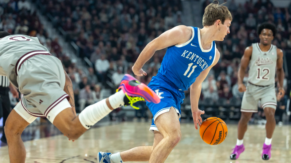 What does the basketball term ‘playing off two feet’ mean? (Video ...