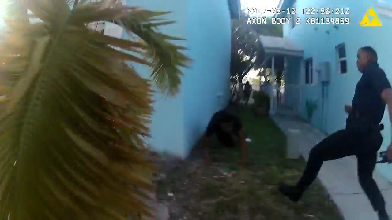 Miami, FL cop cleared after video shows kick at man’s head | Miami Herald