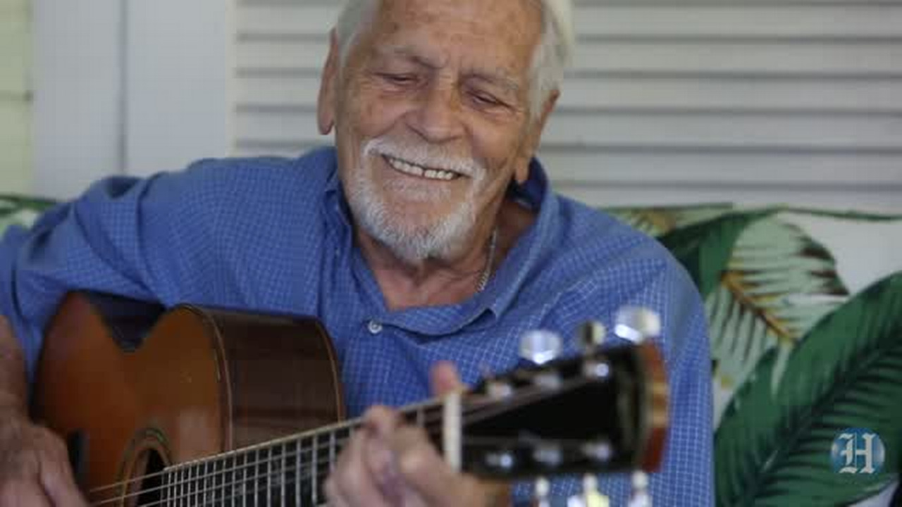 Iconic Coconut Grove folksinger Bobby Ingram, 81, dies | Miami Herald