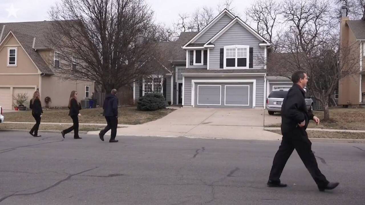 Raw video: Police seach home of Austins shooting suspect Adam Purinton ...