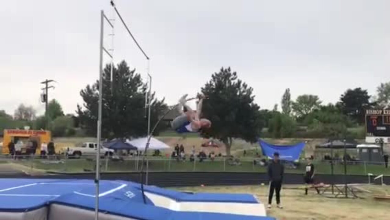 Emmett's Landon Helms wins 4A District Three pole vault title by 2 feet ...