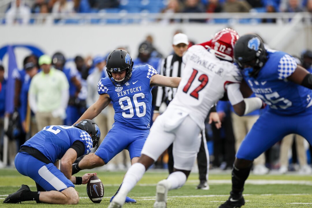 Kentucky football assistant coach Jay Boulware on special teams ...