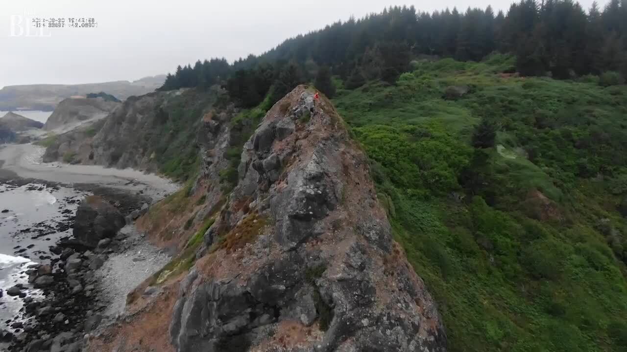 Oregon search and rescue save hiker stuck on 300-foot cliff | Fresno Bee