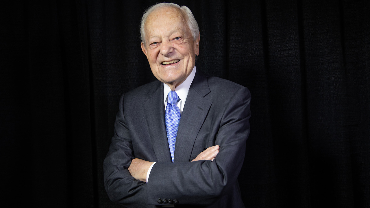 Bob Schieffer of CBS makes speech in Raleigh, NC | Raleigh News & Observer