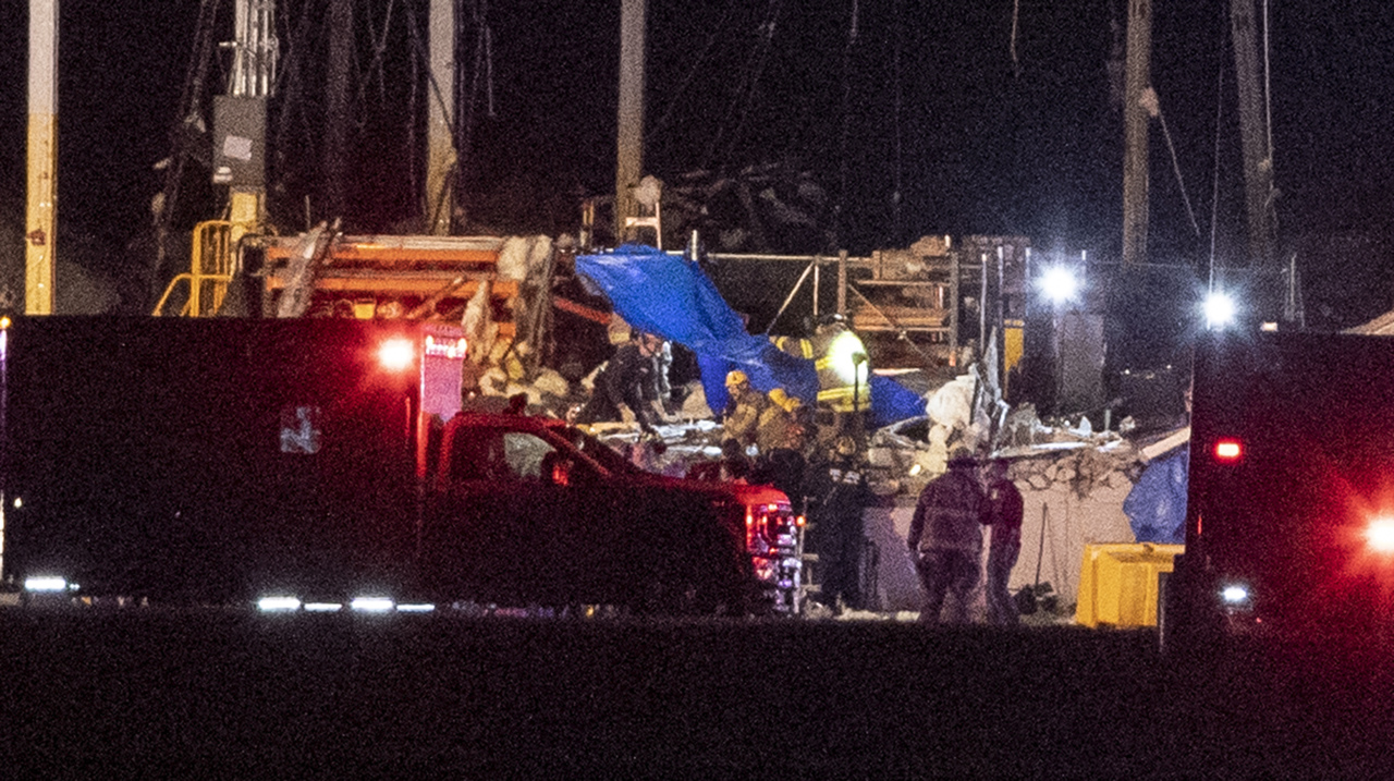 Video, photographs show scene at Amazon building collapse | Belleville ...