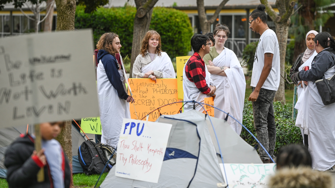 Fresno university reinstates professor after students protest | Fresno Bee