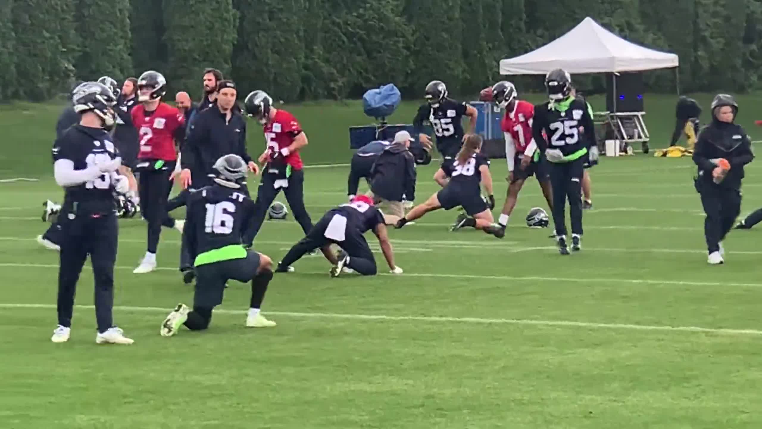 Geno Smith, Drew Lock, Brett Rypien, DK Metcalf, Seahawks practice in ...