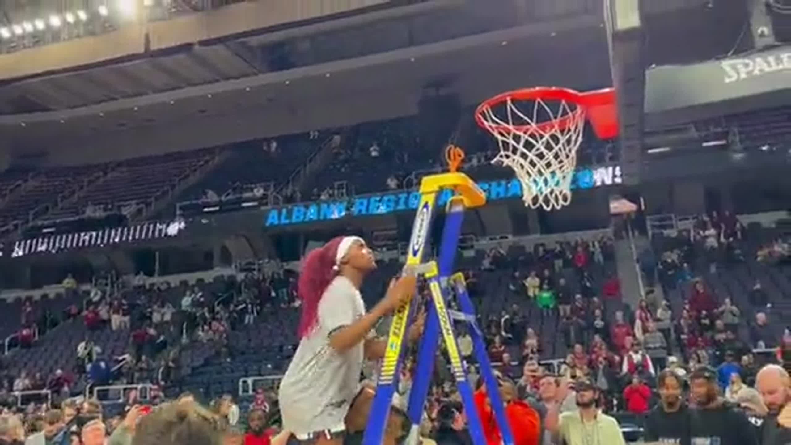 South Carolina basketball cuts down nets in NCAA Albany | The State