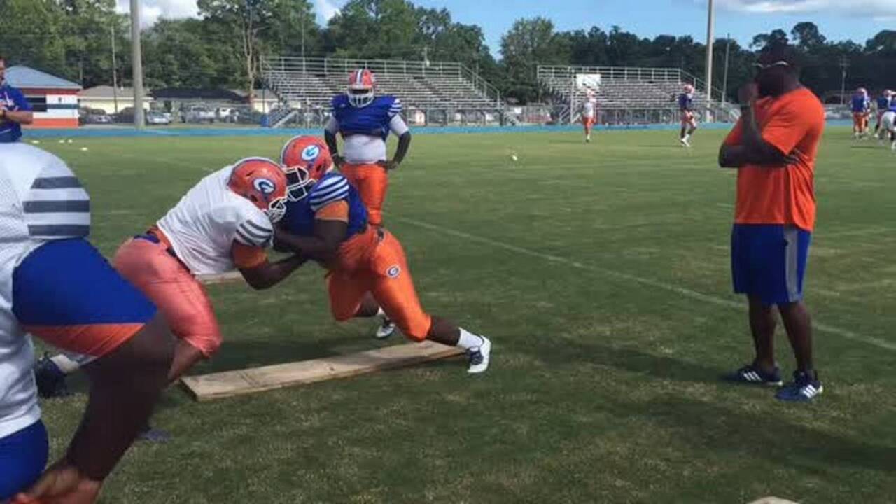 Chauncey Davis gives Gulfport linemen a professional edge (Video ...