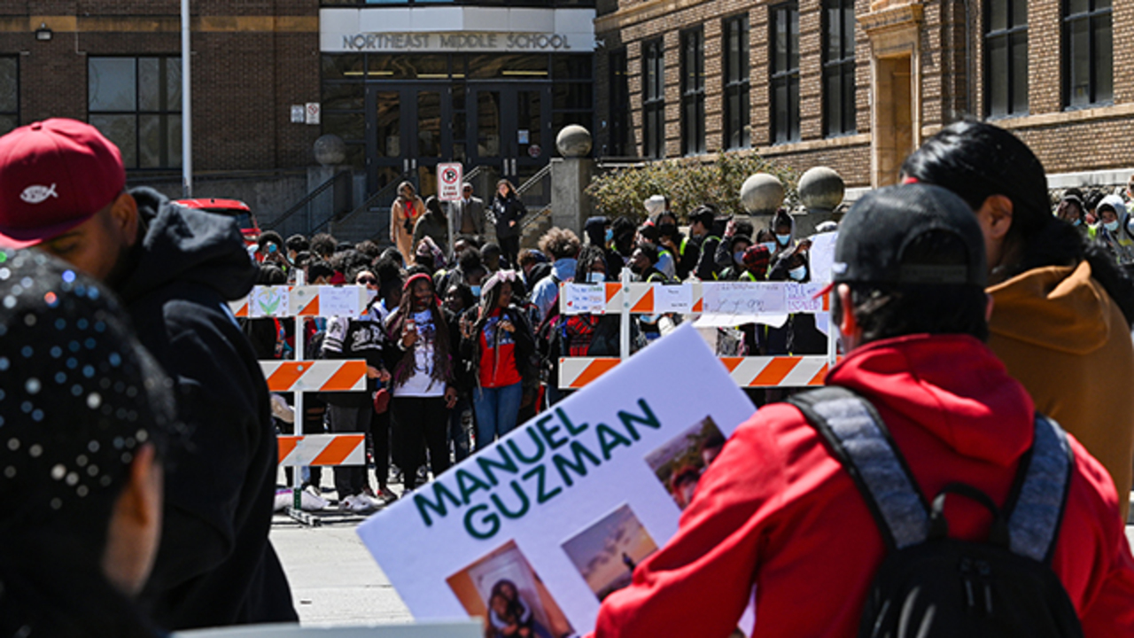 Students walk out to join family demanding justice for teen (Video ...
